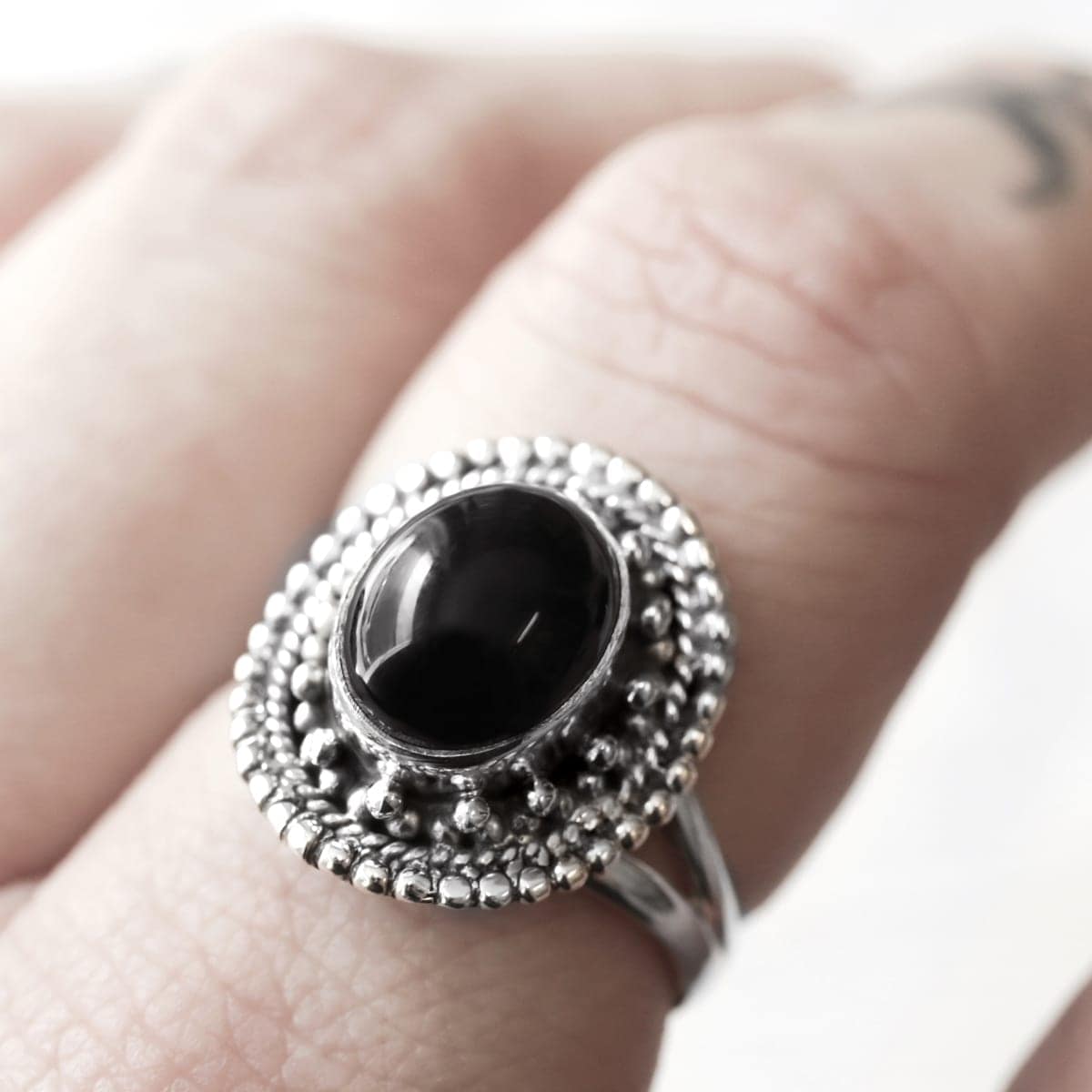 Victorian Black Stone Ring - Onyx - Hellaholics
